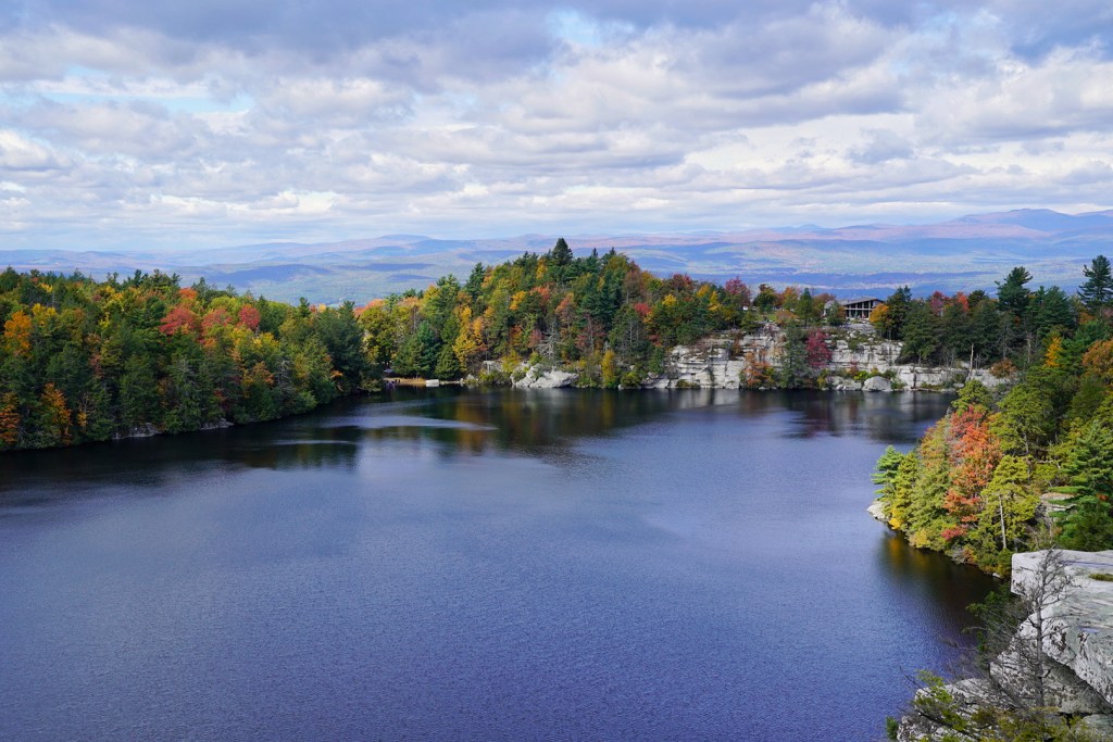 Fall Foliage Trip to Lake Minnewaska State Park - The Roaming Numeral